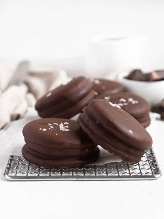 Homemade Choco Pie aka Moon Pie - Catherine Zhang