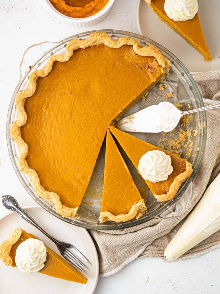 Pumpkin Pie with Creamy Filling and Flaky Crust