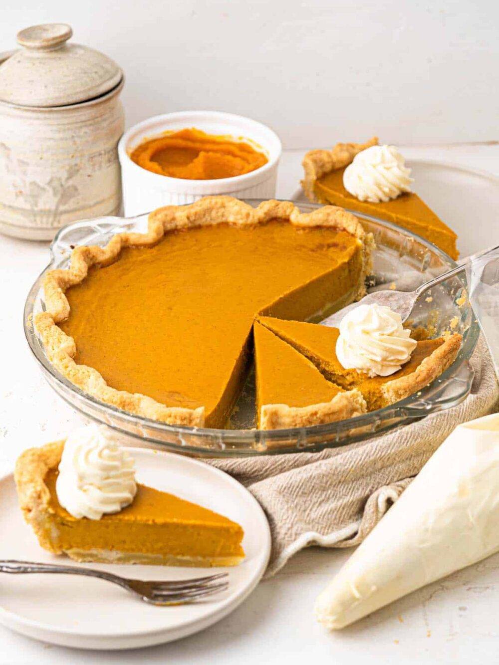 Pumpkin Pie with Creamy Filling and Flaky Crust