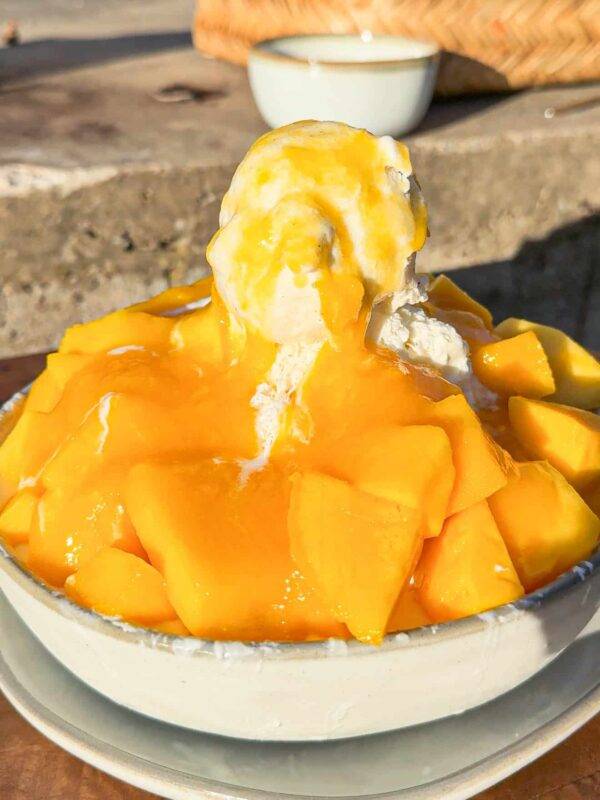 Easy Mango Shaved Ice (Korean Bingsu) - Catherine Zhang